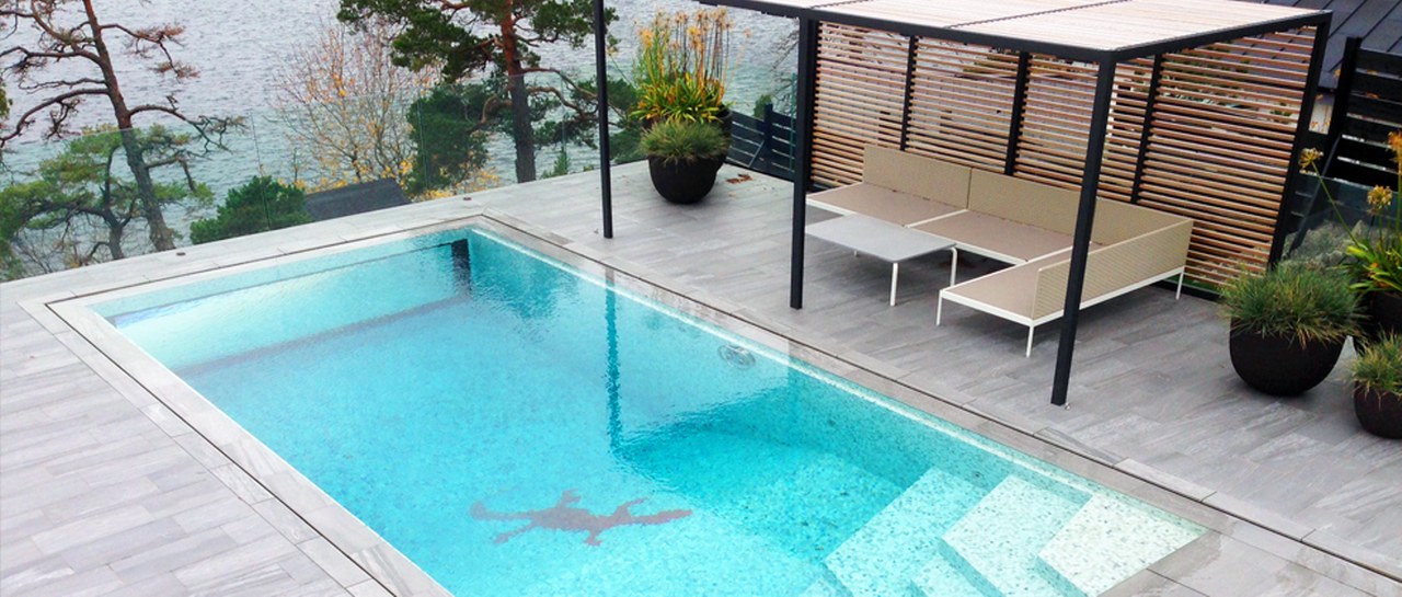 Acrylic pool window for residence in Sweden | Holland Aqua Sight